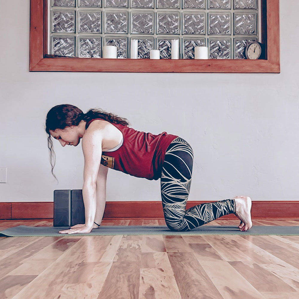 A Simple Sequence for Gentle Yoga with Kaitlyn – Omstars