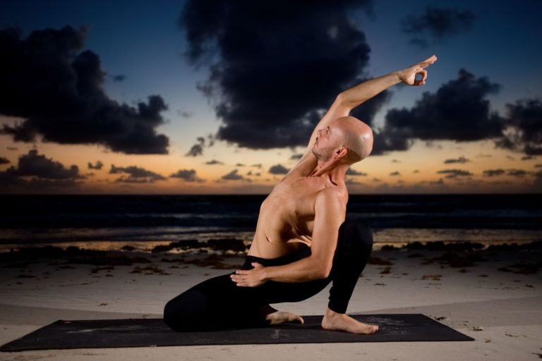 Interview with Adrian Molina – Omstars