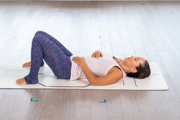 Yoga for Back Pain Relief: An Easy 20 Minute Sequence – Omstars