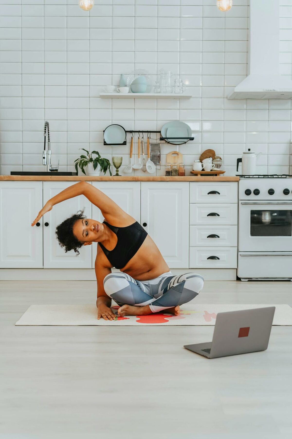 Find the Best Classes for Yoga Online – Omstars